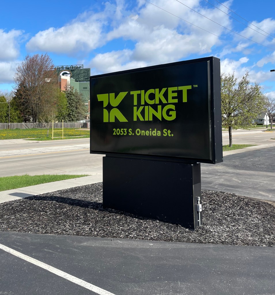 Shuttles from Milwaukee to Green Bay Packers Games For 2024-25 - Ticket ...